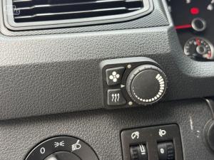 Pelēks Volkswagen Caddy 2015 Viļņa, ar dzinēja tilpumu 2.00 L un nobraukumu 159 tūkst. km par 10500 €, foto 17 vietnē AUTOMOTO.COM.LV