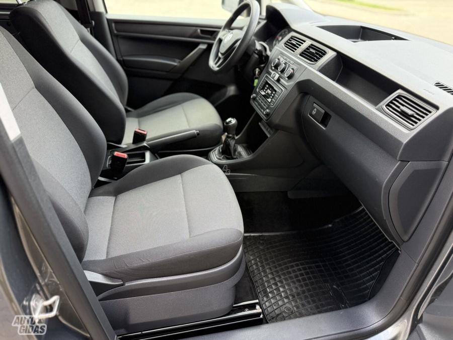 Pelēks Volkswagen Caddy 2015 Viļņa, ar dzinēja tilpumu 2.00 L un nobraukumu 159 tūkst. km par 10500 €, foto 21 vietnē AUTOMOTO.COM.LV