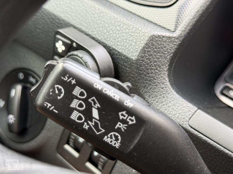 Pelēks Volkswagen Caddy 2015 Viļņa, ar dzinēja tilpumu 2.00 L un nobraukumu 159 tūkst. km par 10500 €, foto 22 vietnē AUTOMOTO.COM.LV