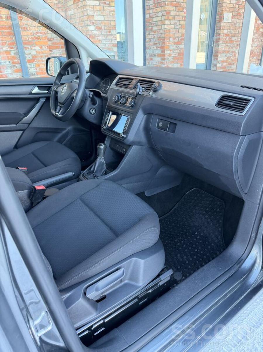 Pelēks Volkswagen Caddy 2015 Rīga, ar dzinēja tilpumu 2.00 L un nobraukumu 340 tūkst. km par 9990 €, foto 7 vietnē AUTOMOTO.COM.LV