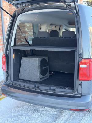 Pelēks Volkswagen Caddy 2015 Rīga, ar dzinēja tilpumu 2.00 L un nobraukumu 340 tūkst. km par 9990 €, foto 10 vietnē AUTOMOTO.COM.LV
