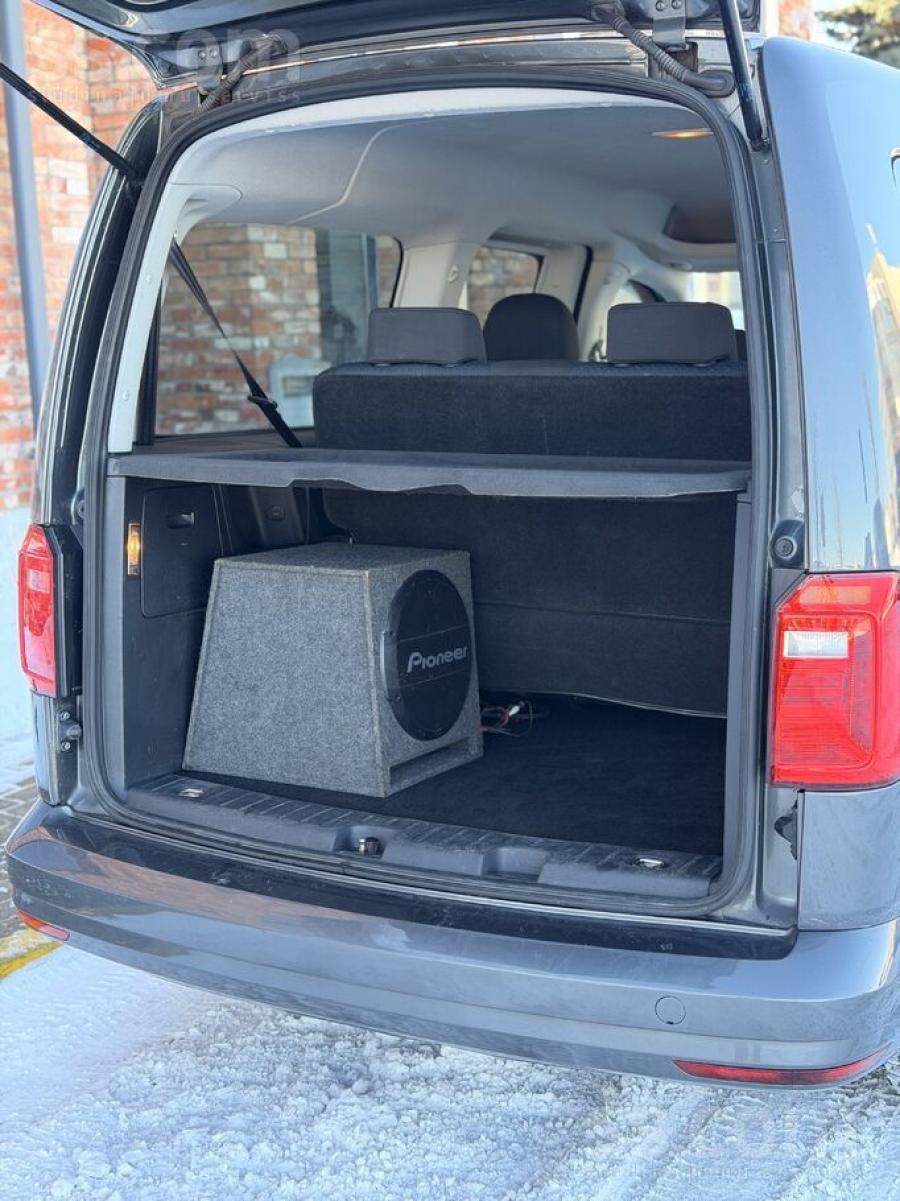 Pelēks Volkswagen Caddy 2015 Rīga, ar dzinēja tilpumu 2.00 L un nobraukumu 340 tūkst. km par 9990 €, foto 10 vietnē AUTOMOTO.COM.LV