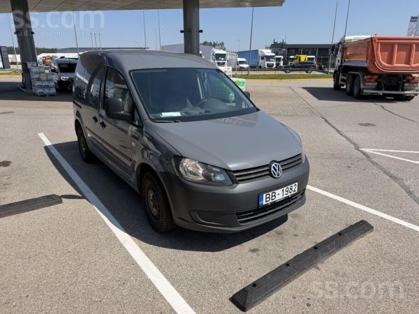 Grey Volkswagen Caddy 2015 in Riga, with an engine capacity of 1.60 L and mileage of 227 thousand km for 3600 €, photo 2 on AUTOMOTO.COM.LV