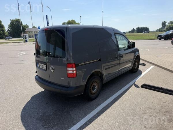 Grey Volkswagen Caddy 2015 in Riga, with an engine capacity of 1.60 L and mileage of 227 thousand km for 3600 €, photo 3 on AUTOMOTO.COM.LV