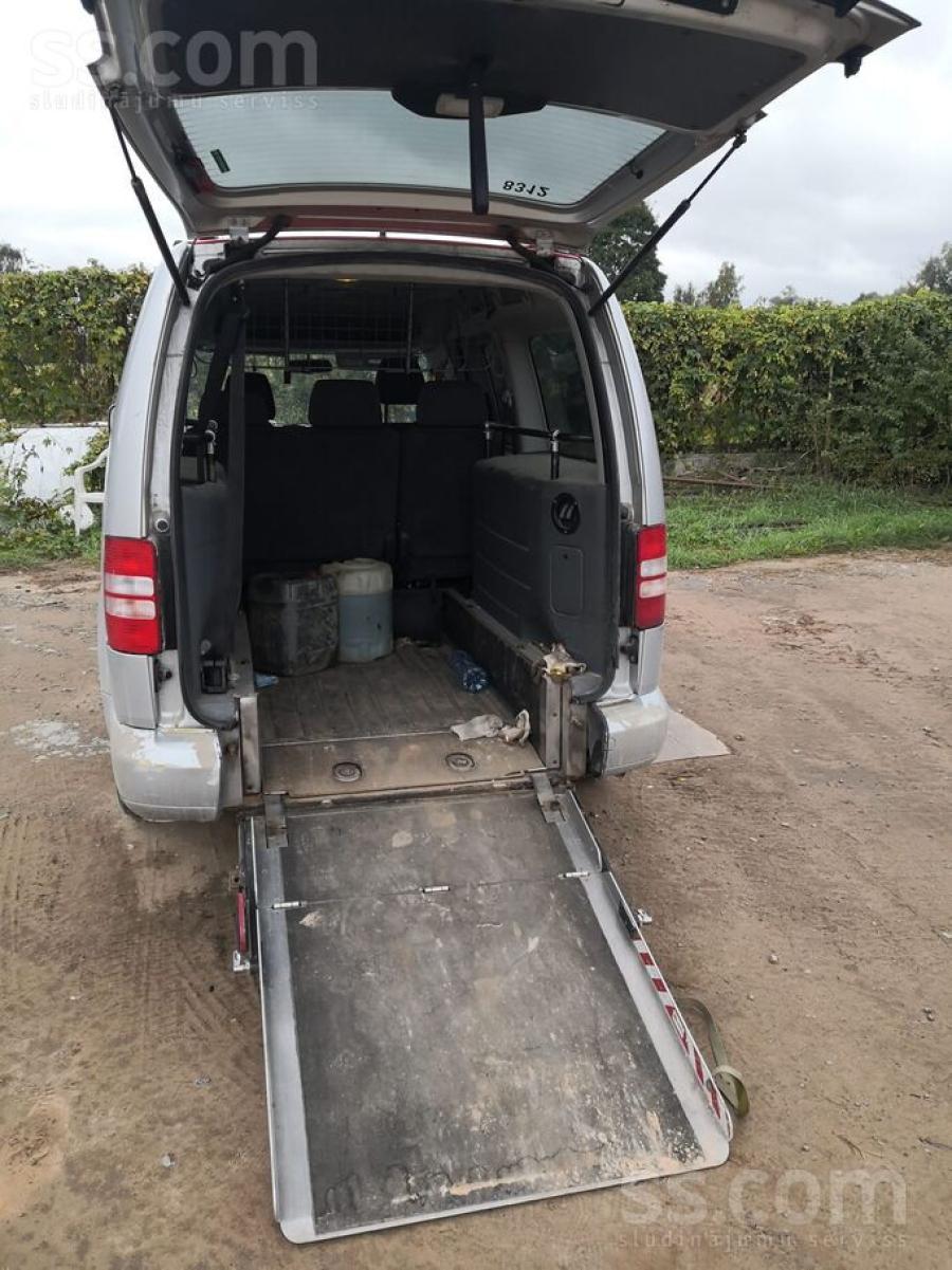Pelēks Volkswagen Caddy 2015 Rīga, ar dzinēja tilpumu 2.00 L un nobraukumu 262 tūkst. km par 2600 €, foto 7 vietnē AUTOMOTO.COM.LV
