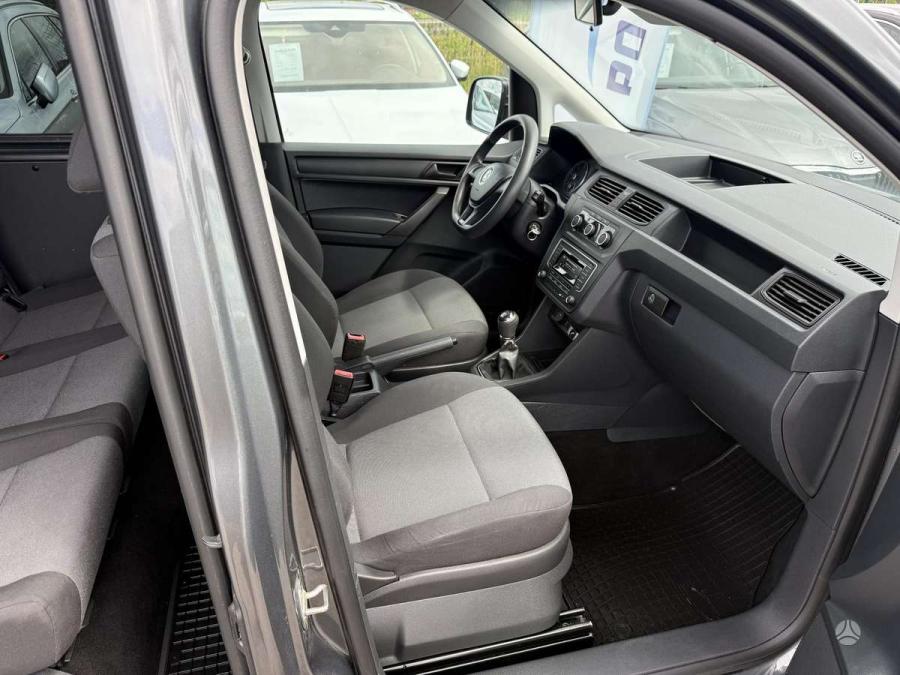 Pelēks Volkswagen Caddy 2015 Viļņa, ar dzinēja tilpumu 1.97 L un nobraukumu 201 tūkst. km par 9500 €, foto 13 vietnē AUTOMOTO.COM.LV