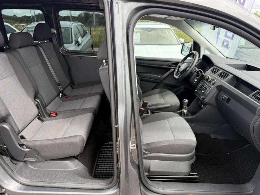 Pelēks Volkswagen Caddy 2015 Viļņa, ar dzinēja tilpumu 1.97 L un nobraukumu 201 tūkst. km par 9500 €, foto 14 vietnē AUTOMOTO.COM.LV