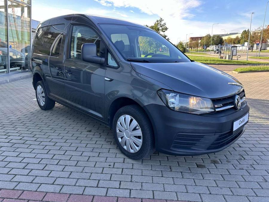 Grey Volkswagen Caddy 2015 in Siauliai, with an engine capacity of 1.97 L and mileage of 210 thousand km for 10900 €, photo 5 on AUTOMOTO.COM.LV