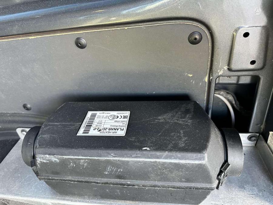 Grey Volkswagen Caddy 2015 in Siauliai, with an engine capacity of 1.97 L and mileage of 210 thousand km for 10900 €, photo 10 on AUTOMOTO.COM.LV