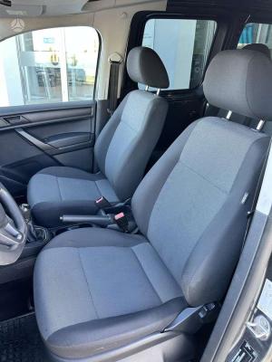 Grey Volkswagen Caddy 2015 in Siauliai, with an engine capacity of 1.97 L and mileage of 210 thousand km for 10900 €, photo 16 on AUTOMOTO.COM.LV