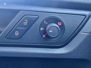 Grey Volkswagen Caddy 2015 in Siauliai, with an engine capacity of 1.97 L and mileage of 210 thousand km for 10900 €, photo 17 on AUTOMOTO.COM.LV
