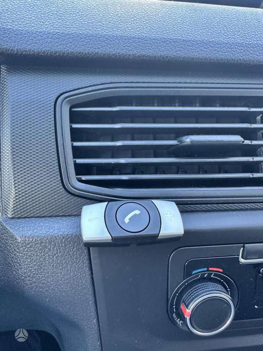 Grey Volkswagen Caddy 2015 in Siauliai, with an engine capacity of 1.97 L and mileage of 210 thousand km for 10900 €, photo 21 on AUTOMOTO.COM.LV