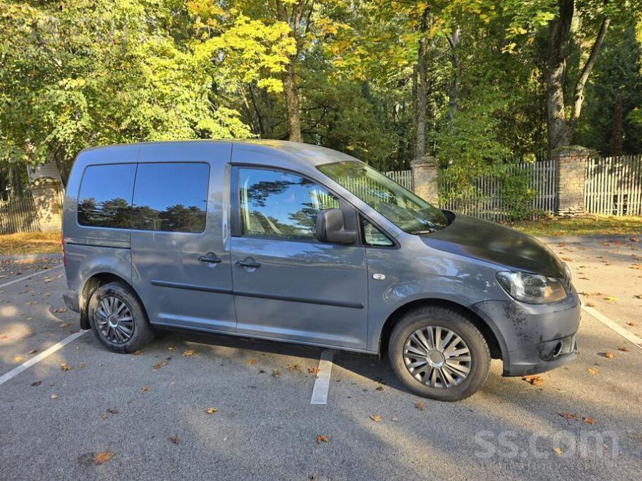 Grey Volkswagen Caddy 2015 in Riga, with an engine capacity of 1.50 L and mileage of 380 thousand km for 4250 €, photo 4 on AUTOMOTO.COM.LV