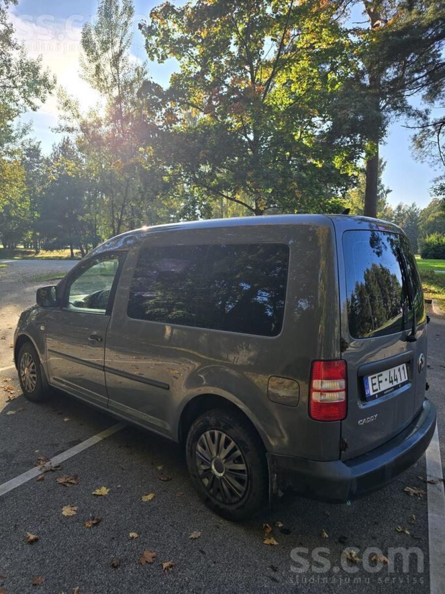 Grey Volkswagen Caddy 2015 in Riga, with an engine capacity of 1.50 L and mileage of 380 thousand km for 4250 €, photo 5 on AUTOMOTO.COM.LV