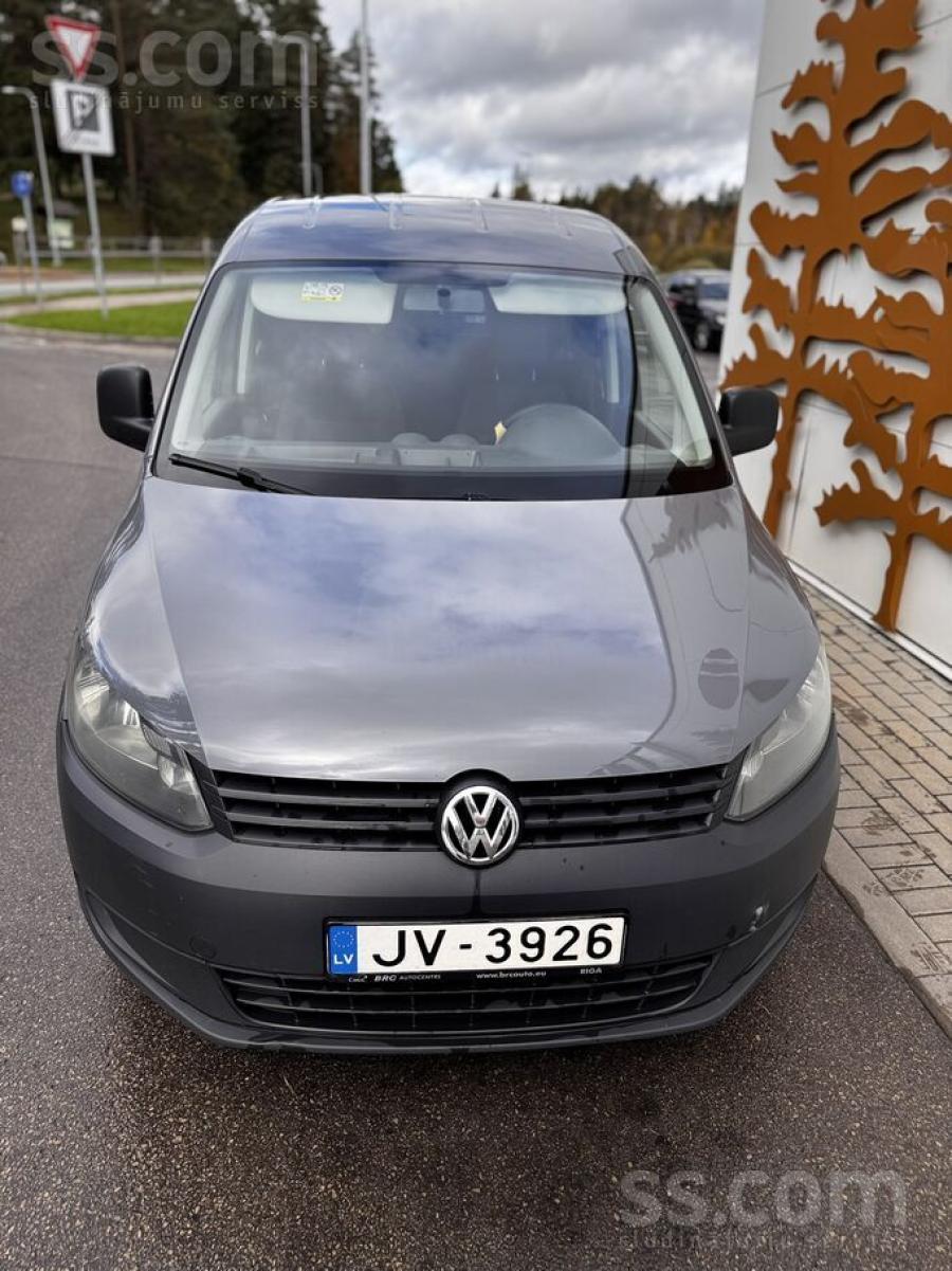 Grey Volkswagen Caddy 2015 in Riga, with an engine capacity of 1.60 L and mileage of 278 thousand km for 5000 €, photo 4 on AUTOMOTO.COM.LV