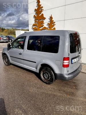 Grey Volkswagen Caddy 2015 in Riga, with an engine capacity of 1.60 L and mileage of 278 thousand km for 5000 €, photo 5 on AUTOMOTO.COM.LV