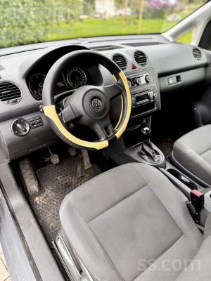 Grey Volkswagen Caddy 2015 in Riga, with an engine capacity of 1.60 L and mileage of 278 thousand km for 5000 €, photo 11 on AUTOMOTO.COM.LV
