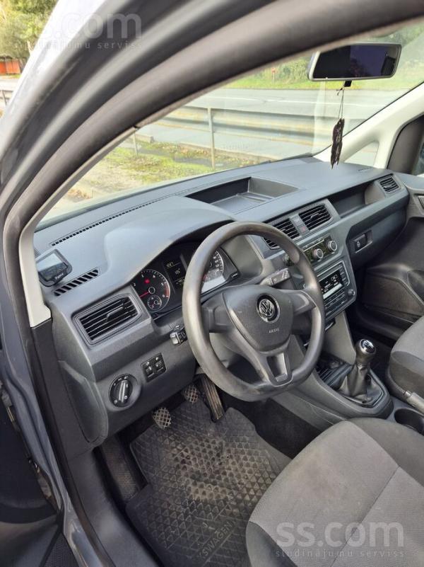 Pelēks Volkswagen Caddy 2015 Rīga, ar dzinēja tilpumu 2.00 L un nobraukumu 413 tūkst. km par 4750 €, foto 7 vietnē AUTOMOTO.COM.LV