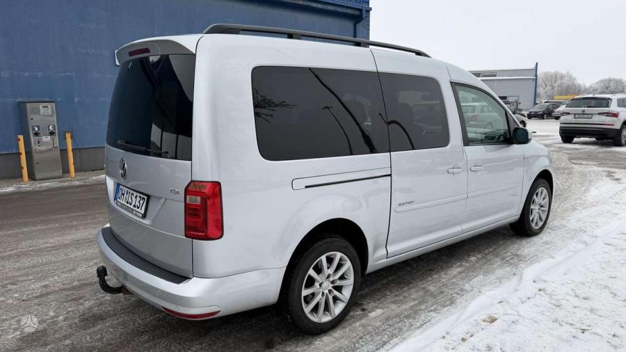 Grey Volkswagen Caddy 2016 in Marijampole, with an engine capacity of 1.97 L and mileage of 238 thousand km for 11500 €, photo 4 on AUTOMOTO.COM.LV