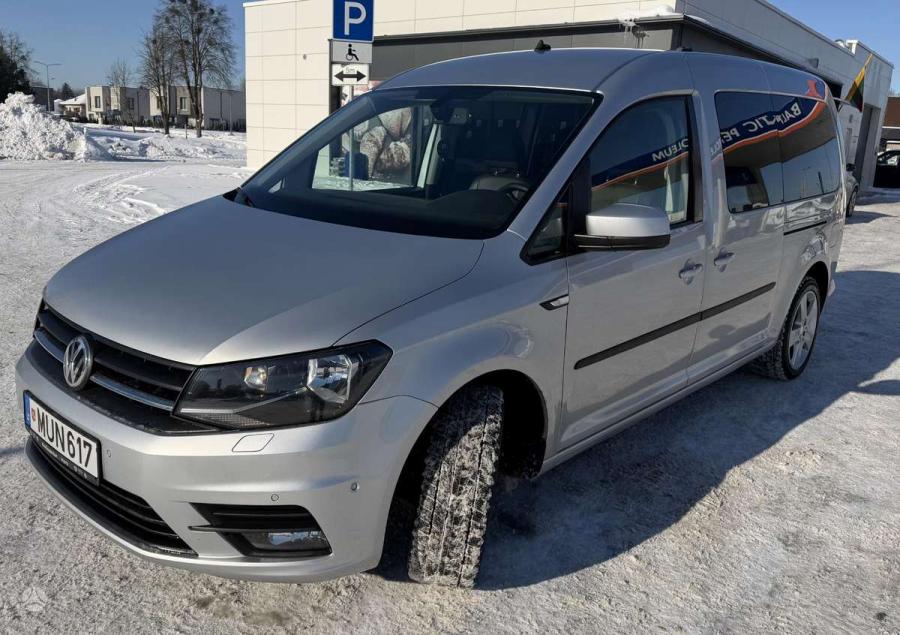 Grey Volkswagen Caddy 2016 in Kaunas, with an engine capacity of 2.00 L and mileage of 312 thousand km for 10800 €, photo 1 on AUTOMOTO.COM.LV