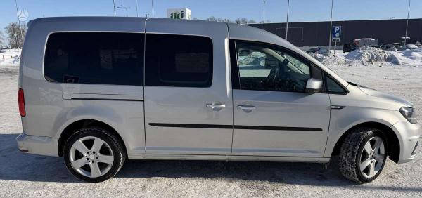 Grey Volkswagen Caddy 2016 in Kaunas, with an engine capacity of 2.00 L and mileage of 312 thousand km for 10800 €, photo 5 on AUTOMOTO.COM.LV