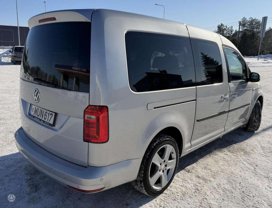 Grey Volkswagen Caddy 2016 in Kaunas, with an engine capacity of 2.00 L and mileage of 312 thousand km for 10800 €, photo 6 on AUTOMOTO.COM.LV