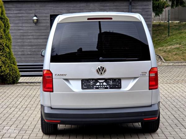 Pelēks Volkswagen Caddy 2016 Viļņa, ar dzinēja tilpumu 2.00 L un nobraukumu 280 tūkst. km par 9150 €, foto 6 vietnē AUTOMOTO.COM.LV