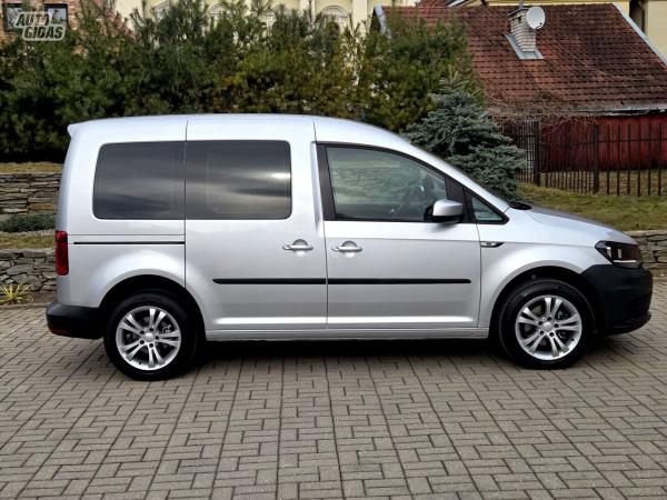 Pelēks Volkswagen Caddy 2016 Viļņa, ar dzinēja tilpumu 2.00 L un nobraukumu 280 tūkst. km par 9150 €, foto 9 vietnē AUTOMOTO.COM.LV