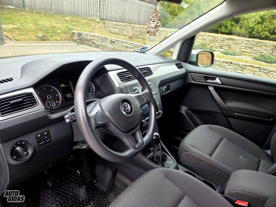 Grey Volkswagen Caddy 2016 in Vilnius, with an engine capacity of 2.00 L and mileage of 280 thousand km for 9150 €, photo 17 on AUTOMOTO.COM.LV