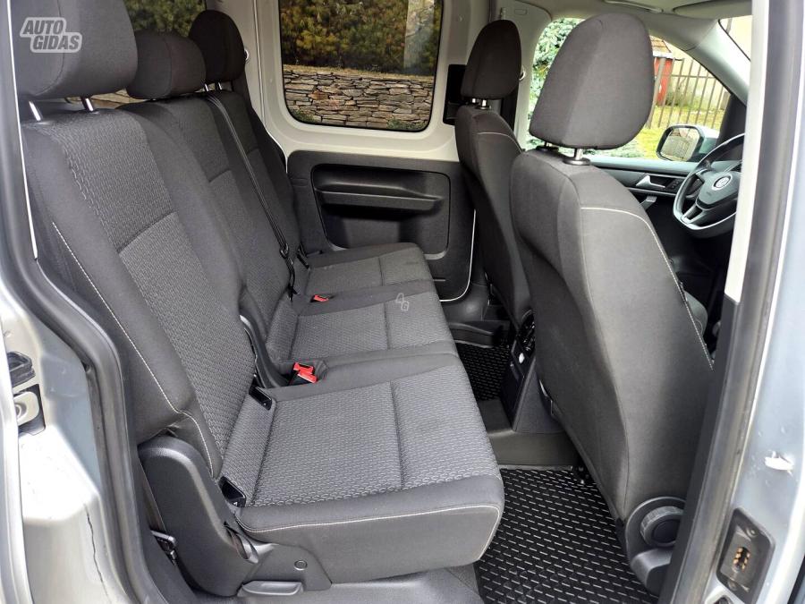 Grey Volkswagen Caddy 2016 in Vilnius, with an engine capacity of 2.00 L and mileage of 280 thousand km for 9150 €, photo 19 on AUTOMOTO.COM.LV