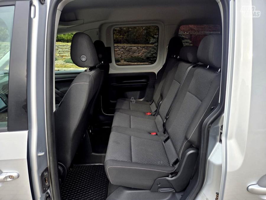 Grey Volkswagen Caddy 2016 in Vilnius, with an engine capacity of 2.00 L and mileage of 280 thousand km for 9150 €, photo 20 on AUTOMOTO.COM.LV