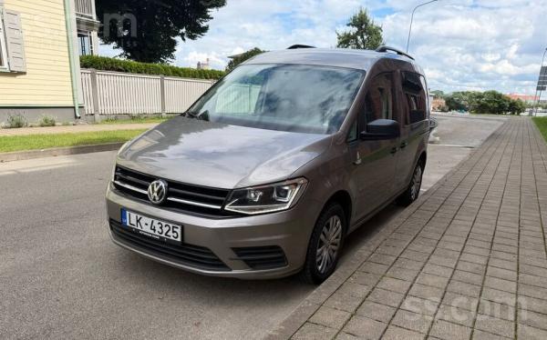 Grey Volkswagen Caddy 2016 in Riga, with an engine capacity of 2.00 L and mileage of 230 thousand km for 9600 €, photo 3 on AUTOMOTO.COM.LV