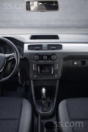 Grey Volkswagen Caddy 2016 in Riga, with an engine capacity of 2.00 L and mileage of 230 thousand km for 9600 €, photo 6 on AUTOMOTO.COM.LV