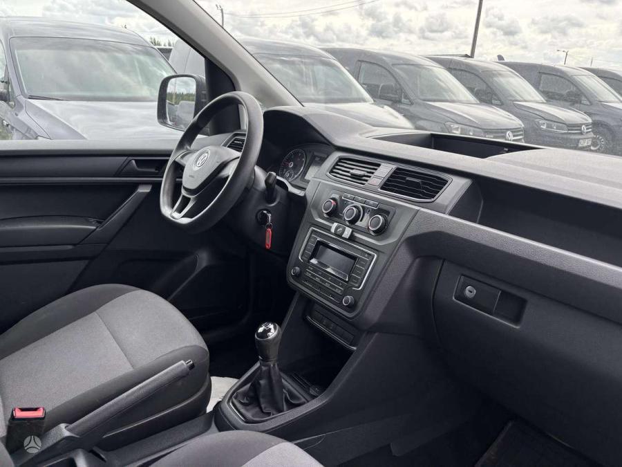 Pelēks Volkswagen Caddy 2016 Viļņa, ar dzinēja tilpumu 1.97 L un nobraukumu 132 tūkst. km par 7000 €, foto 10 vietnē AUTOMOTO.COM.LV