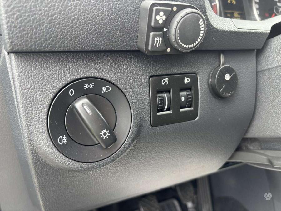 Pelēks Volkswagen Caddy 2016 Viļņa, ar dzinēja tilpumu 1.97 L un nobraukumu 132 tūkst. km par 7000 €, foto 17 vietnē AUTOMOTO.COM.LV