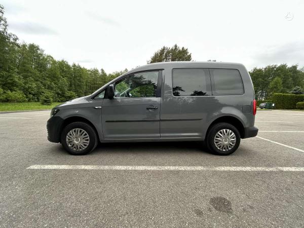 Pelēks Volkswagen Caddy 2016 Elektrėnai, ar dzinēja tilpumu 1.97 L un nobraukumu 362 tūkst. km par 6200 €, foto 5 vietnē AUTOMOTO.COM.LV