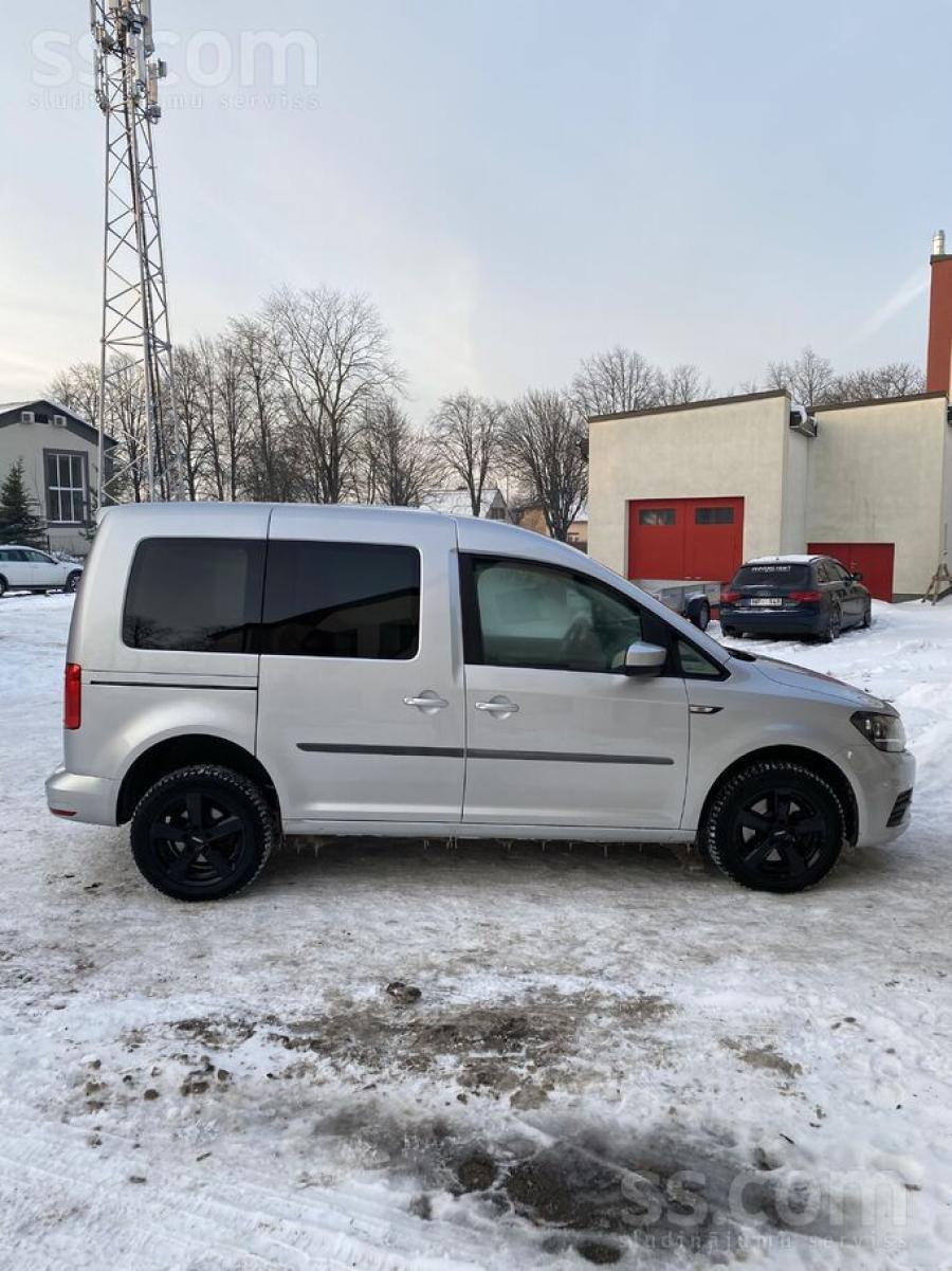 Pelēks Volkswagen Caddy 2016 Ventspils, ar dzinēja tilpumu 2.00 L un nobraukumu 296 tūkst. km par 12500 €, foto 5 vietnē AUTOMOTO.COM.LV