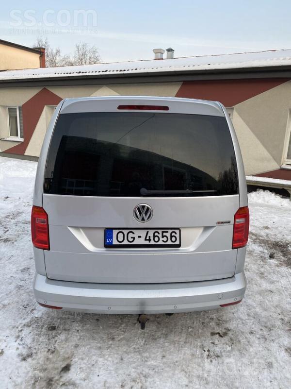 Grey Volkswagen Caddy 2016 in Ventspils, with an engine capacity of 2.00 L and mileage of 296 thousand km for 12500 €, photo 8 on AUTOMOTO.COM.LV