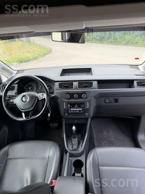 Grey Volkswagen Caddy 2016 in Riga, with an engine capacity of 2.00 L and mileage of 367 thousand km for 7150 €, photo 8 on AUTOMOTO.COM.LV