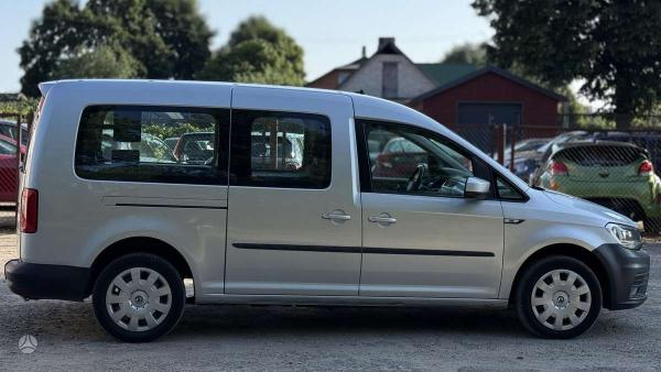 Grey Volkswagen Caddy 2016 in Ukmerge, with an engine capacity of 1.97 L and mileage of 445 thousand km for 4600 €, photo 5 on AUTOMOTO.COM.LV