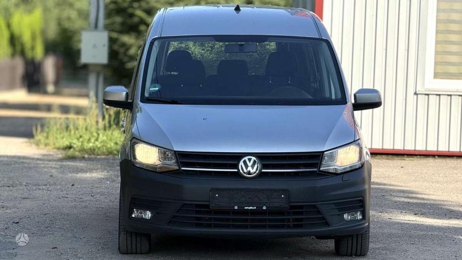 Grey Volkswagen Caddy 2016 in Ukmerge, with an engine capacity of 1.97 L and mileage of 445 thousand km for 4600 €, photo 8 on AUTOMOTO.COM.LV
