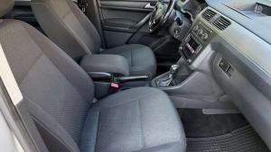 Grey Volkswagen Caddy 2016 in Ukmerge, with an engine capacity of 1.97 L and mileage of 445 thousand km for 4600 €, photo 12 on AUTOMOTO.COM.LV