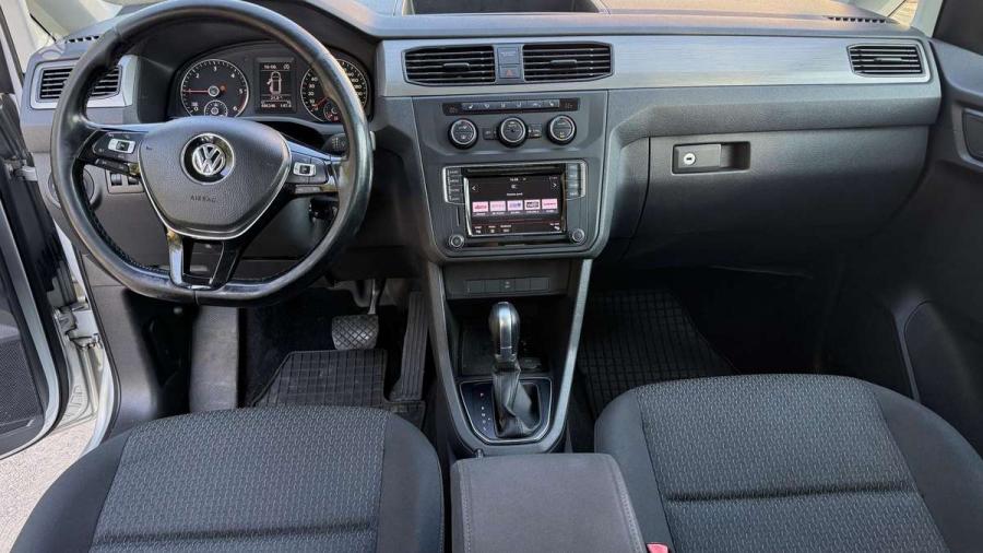 Grey Volkswagen Caddy 2016 in Ukmerge, with an engine capacity of 1.97 L and mileage of 445 thousand km for 4600 €, photo 13 on AUTOMOTO.COM.LV