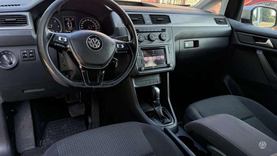 Grey Volkswagen Caddy 2016 in Ukmerge, with an engine capacity of 1.97 L and mileage of 445 thousand km for 4600 €, photo 14 on AUTOMOTO.COM.LV