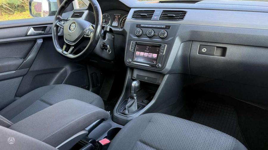 Grey Volkswagen Caddy 2016 in Ukmerge, with an engine capacity of 1.97 L and mileage of 445 thousand km for 4600 €, photo 15 on AUTOMOTO.COM.LV