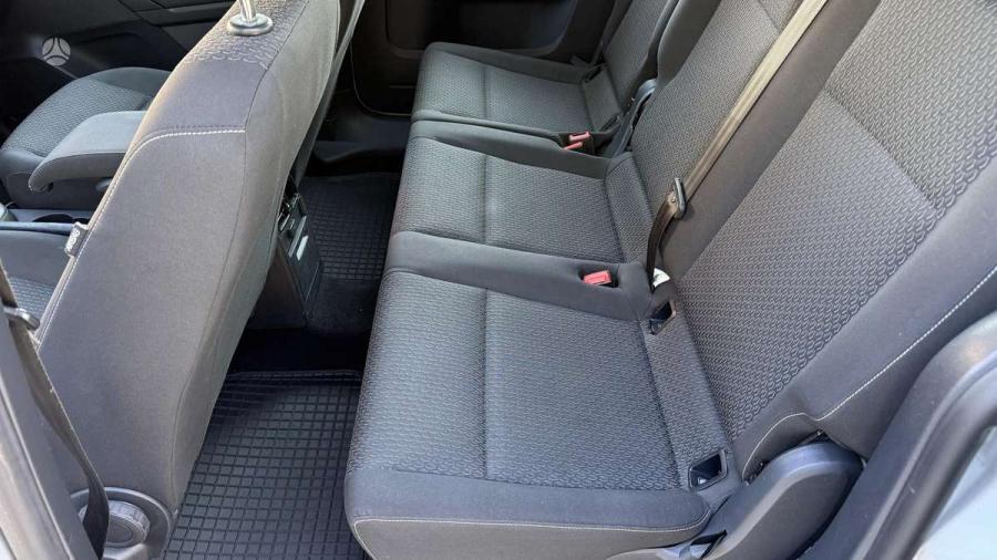 Grey Volkswagen Caddy 2016 in Ukmerge, with an engine capacity of 1.97 L and mileage of 445 thousand km for 4600 €, photo 19 on AUTOMOTO.COM.LV
