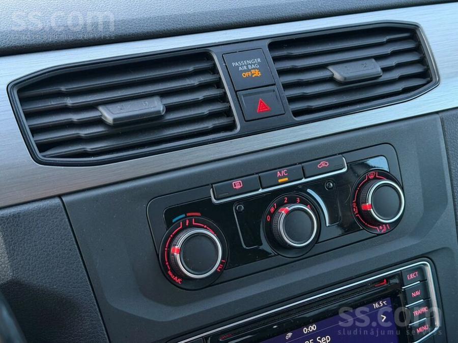 Pelēks Volkswagen Caddy 2016 Ventspils, ar dzinēja tilpumu 2.00 L un nobraukumu 295 tūkst. km par 10500 €, foto 24 vietnē AUTOMOTO.COM.LV