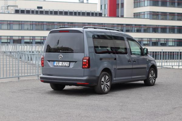 Grey Volkswagen Caddy 2017 in Riga, with an engine capacity of 2.00 L and mileage of 259 thousand km for 11980 €, photo 11 on AUTOMOTO.COM.LV