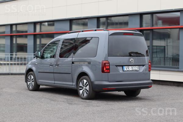 Grey Volkswagen Caddy 2017 in Riga, with an engine capacity of 2.00 L and mileage of 259 thousand km for 11380 €, photo 4 on AUTOMOTO.COM.LV