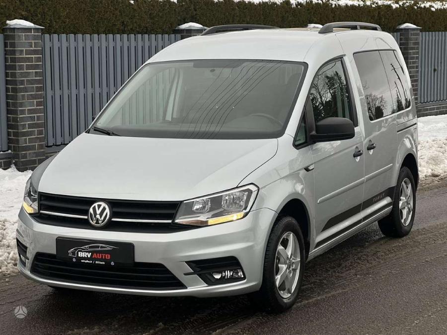 Grey Volkswagen Caddy 2017 in Kedainiai, with an engine capacity of 1.97 L and mileage of 263 thousand km for 10300 €, photo 2 on AUTOMOTO.COM.LV